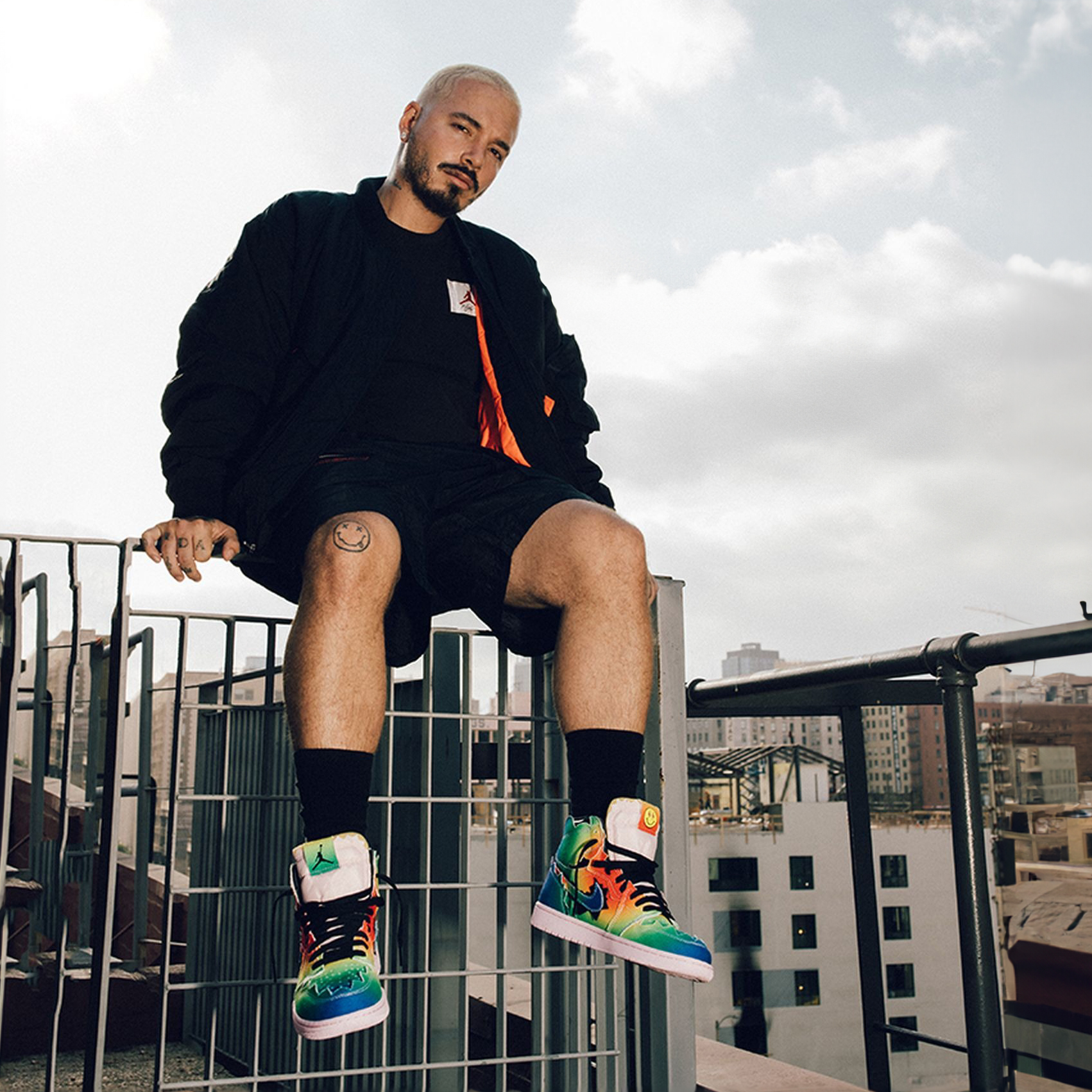 Collab’ Nike et J Balvin : deux univers fusionnent avec les Air Jordan ...